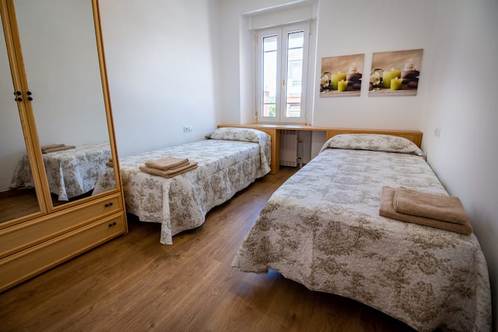 H1 Doble 2 Camas Baño Privado Exterior - Samos