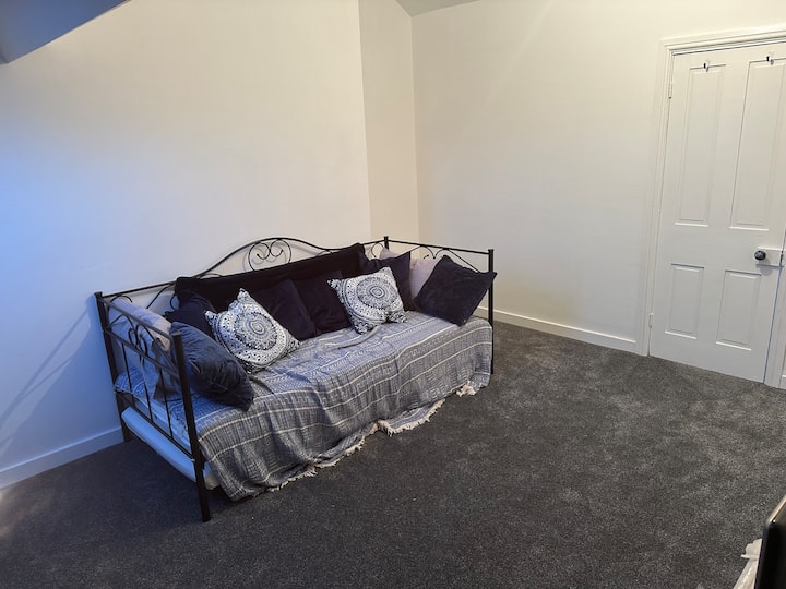 Eurovision Hang Out - Double Bedroom For Rent - Formby
