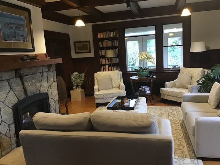 Cozy/elegant Heritage Oak Bay, Walk To Ocean - Victoria, Canada