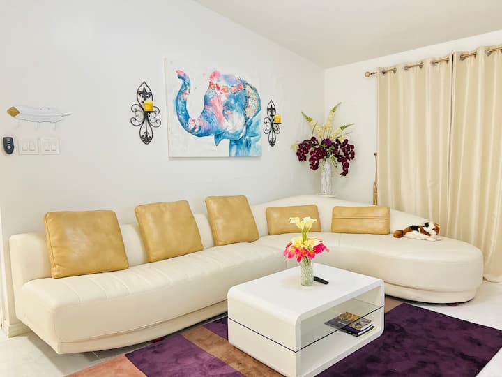 Purple - Cozy C0️⃣nd0️⃣ In The Heart Of Bellaire - Houston, TX