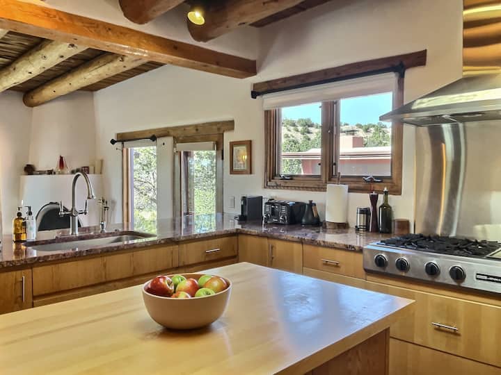 New! Magical Foothill Home, 5 Min To The Plaza - Santa Fe
