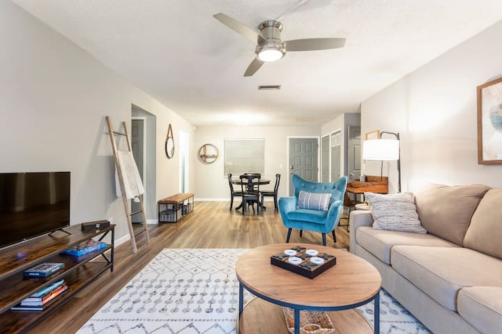 Charming Escape: 2br Gem Near Historic Downtown - Ocala, FL