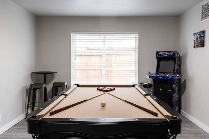 Lake Hefner | Hot Tub | Pool Table | Dog Friendly - Oklahoma City, OK