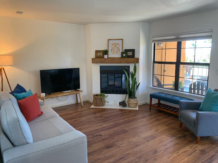 The Foothills Treehouse - United States