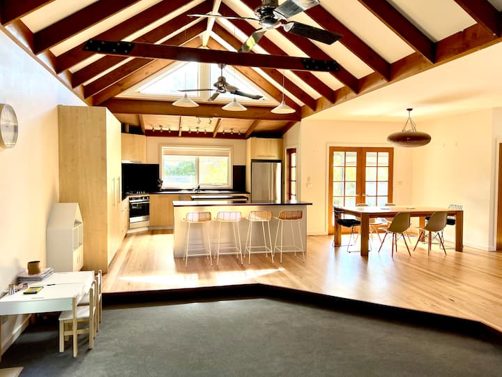Spacious Home For Large Getaways - Geelong