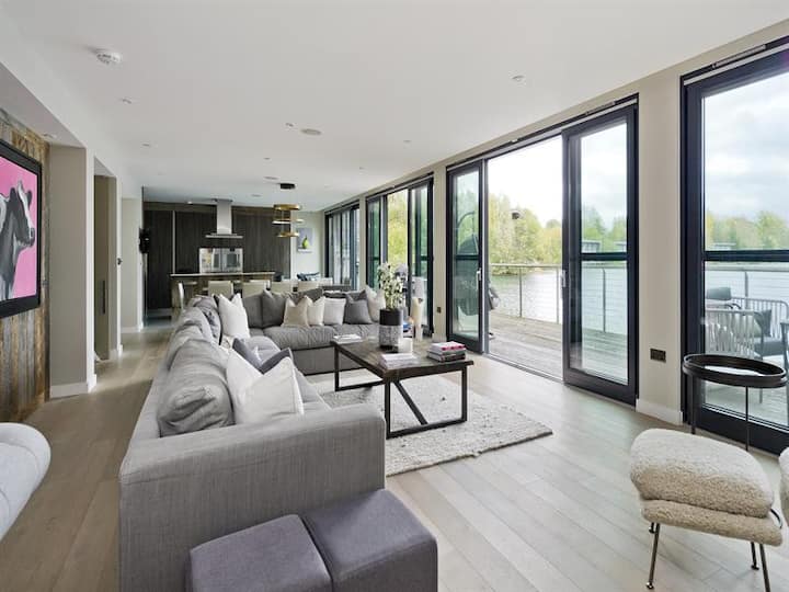 Orchard Lakehouse, Cotswold Home - Lechlade-on-Thames
