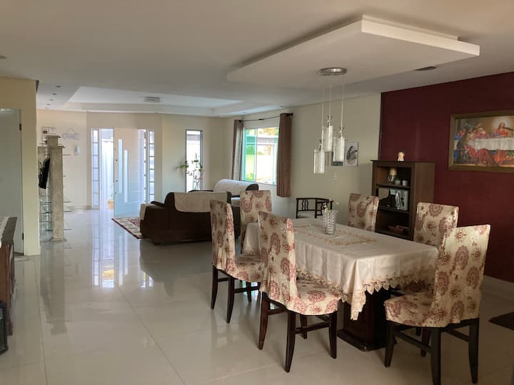 Linda Casa, Grande E Com Piscina! - Cabo Frio