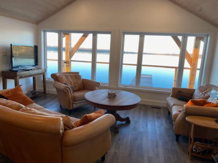 Stonehouse Cottage - Cornwall, PE, Canada