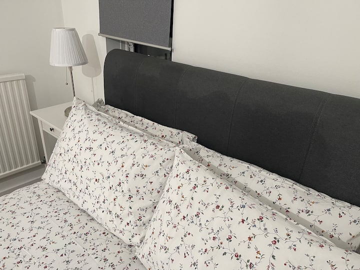 Restful Family House 5 Minutes Walk To Milton Keynes Mall - Milton Keynes