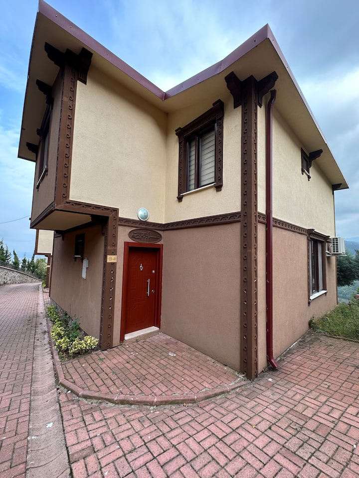 Yuvacık’ta Doğa Için De Villa - Gölcük