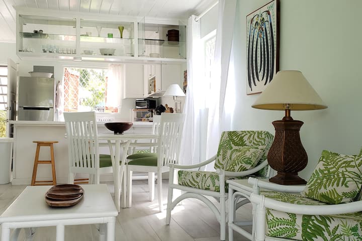 Bright & Breezy Rockley Condo - Bridgetown