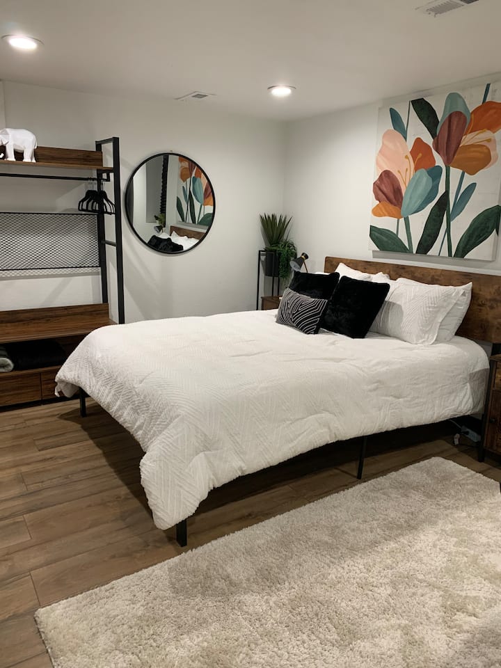 Central Budget Friendly 420 Abode - Denver, CO