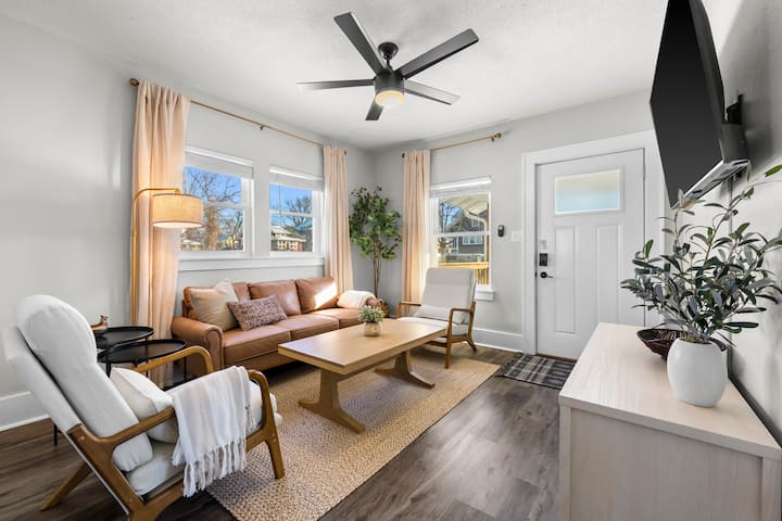 Koko’s Cottage! Close To Downtown And Newbo - Cedar Rapids, IA