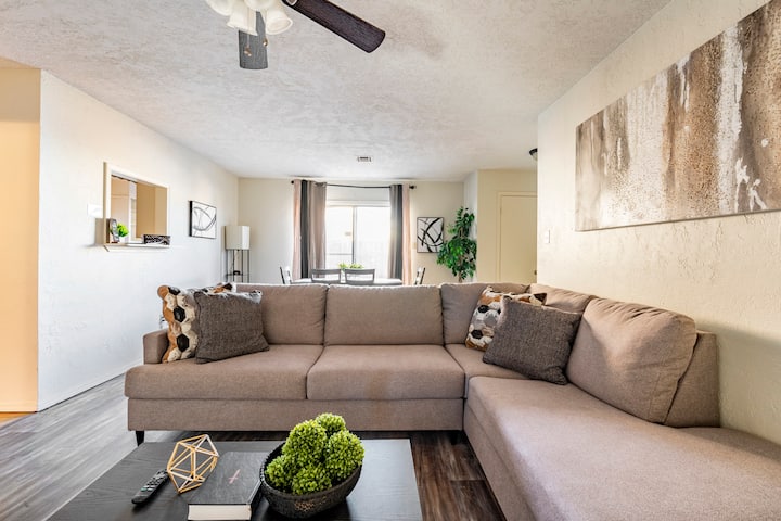 Tailormade Townhouse - Lawton, OK