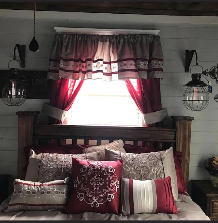Rustic Temptations - Van Buren, AR