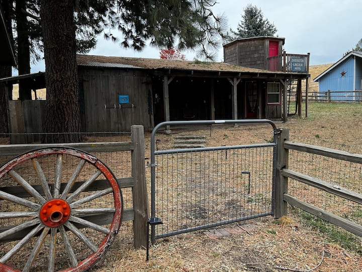 Butch’s Bunkhouse - Go Cougs! - Washington State University, Pullman