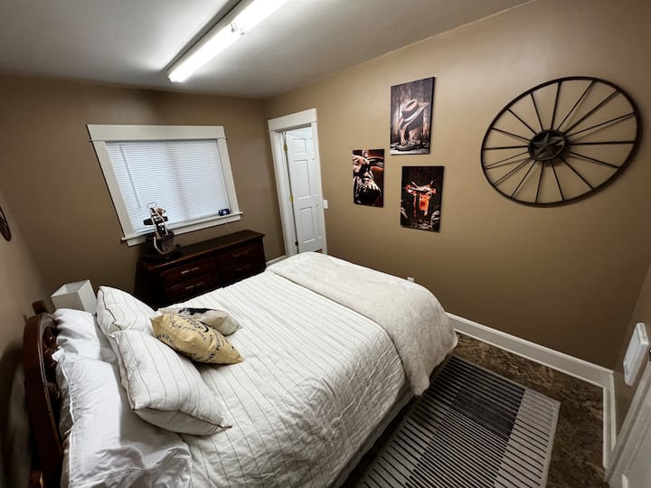 Rustic Retreat With Fenced Yard And Ev Charger - Pullman, WA