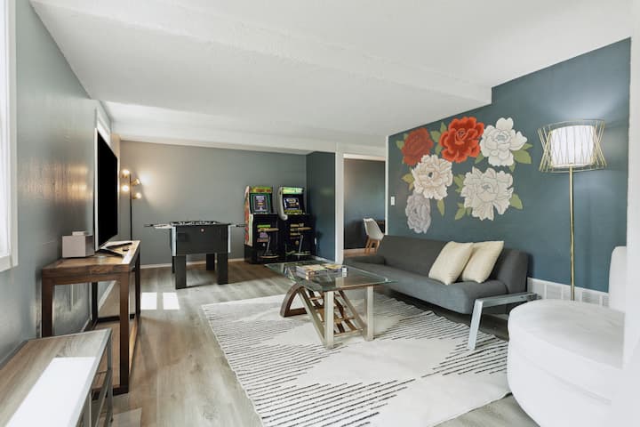 Same-day Booking, Arcade, Free Parking & Laundry - Minnesota