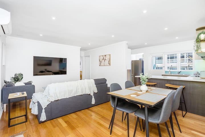 A Hop, Skip & A Jump To Scarborough Beach! - Perth