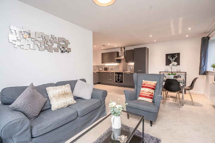 Wolverhampton 2 Bed Exec City Centre Apt - Wolverhampton