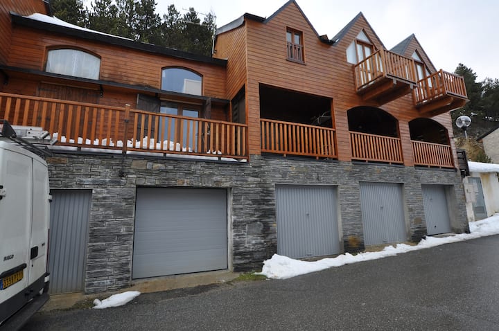 Chalet Pour 4 Personnes - Matemale