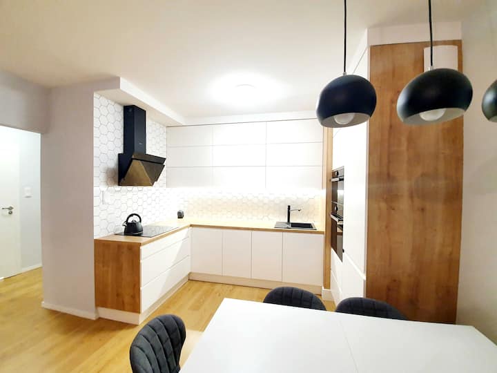 1 Gb/s Internet | Dedicated Workspace | Playground - Warszawa