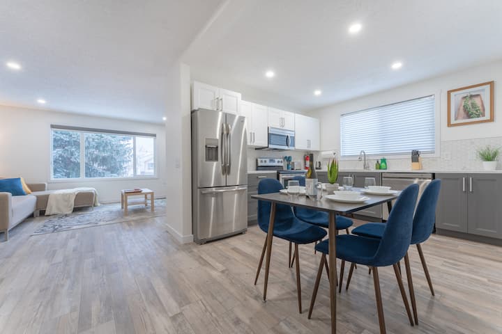 3br Bungalow | Clean, Comfy | Quiet Location| A/c - Calgary