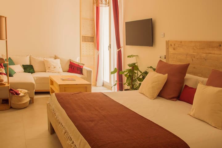 Studio-apartamento De Diseño En Sol, Madrid Centro - Madrid