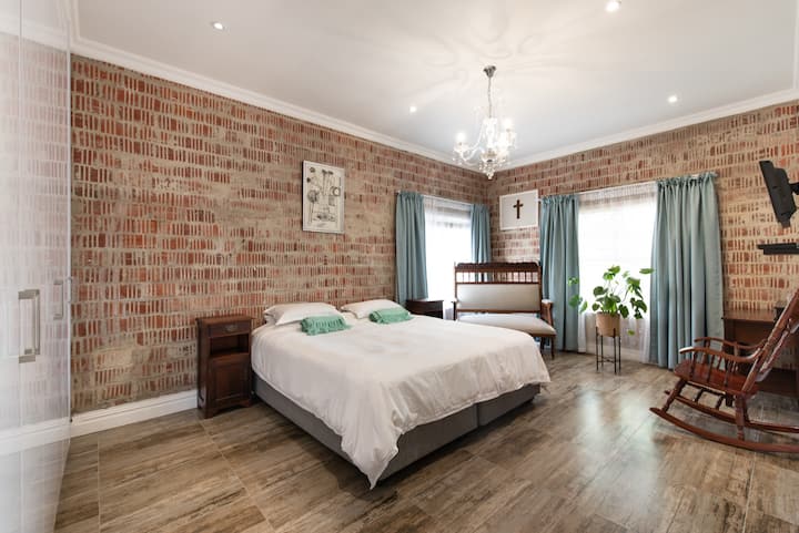 Luxury’s Die Boord Rooms / House - Stellenbosch