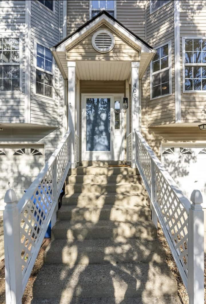Charming Lexington Townhouse - Lexington, KY