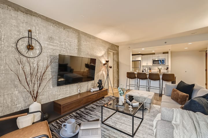 Waterfront Escape In The Heart Of Downtown By Pike - Seattle, WA