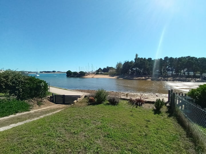 Les Pieds Dans L'eau - Étel