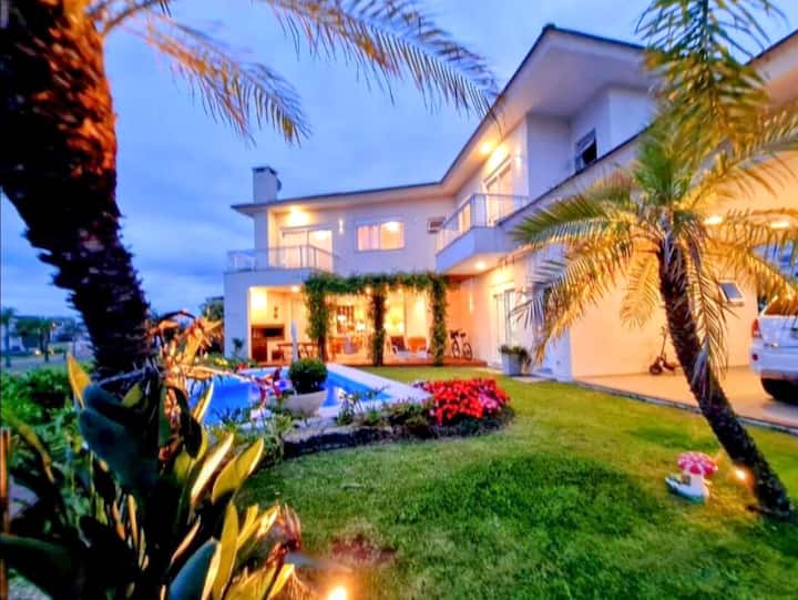 Linda Casa Cond Piscina E Spa - Xangri-lá