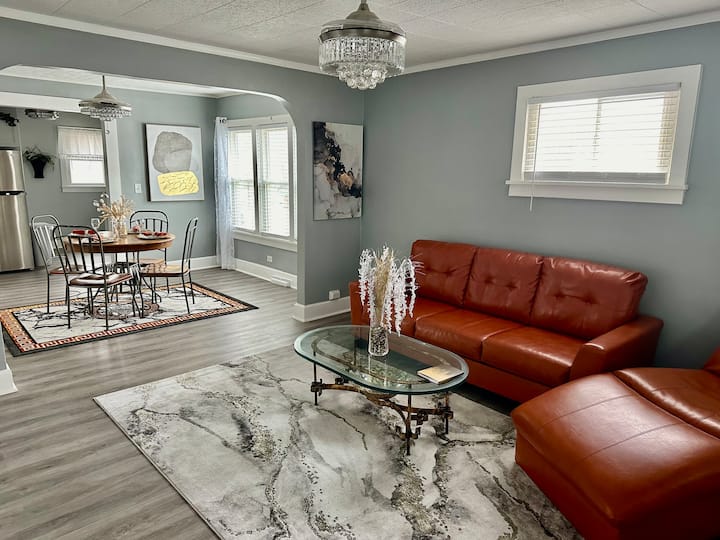 Beautiful Modern Vacation Home - Muskegon, MI