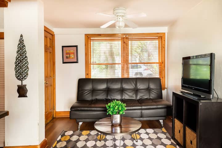 Belong Downtown | 1br 1ba | Min To Uf | Apt. A - Gainesville, FL