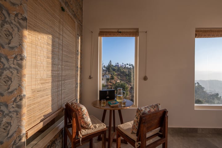 La Maison 757 Super Deluxe Room 8 - Almora