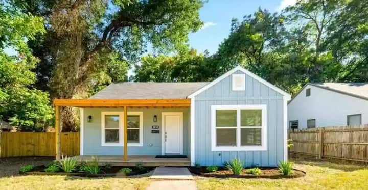 Casa Basi - A New Adventure. - Waco, TX