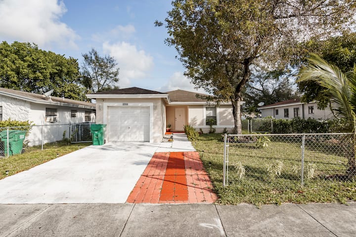 Nice Comfortable Place - Plantation, FL