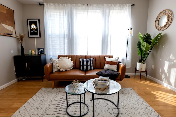 Stylish Oasis| 6 Minutes From Ewr Airport! - Newark, NJ