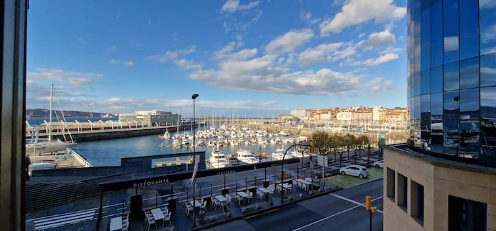 Balcón Del Puerto Luxury Suite - Gijón