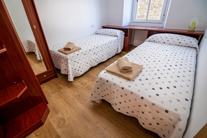 H3 Doble 2 Camas Baño Privado - Samos