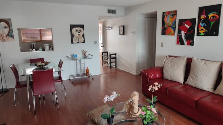 Big & Comfortable Apartment - Miami Lakes, FL