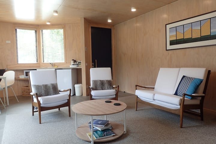 Urban Nature Guest Suite - Queenstown, New Zealand