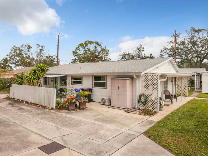 Cozy Home Next To Venice Island W/ Private Hot Tub - Venice Beach, FL