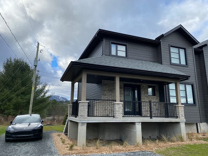 Nouveau Chalet Avec Vue Sur Le Mont-orford! - Orford, QC