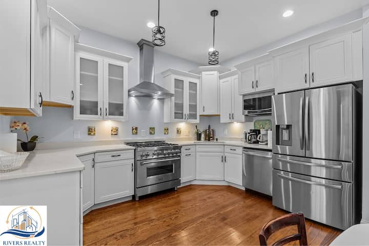 Luxuriously Renovated House Fit For Royalty! - St. Louis, MO