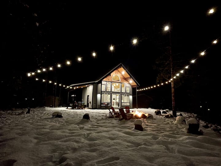 Butter Creek Chalet, River Front With Hot Tub - Packwood, WA