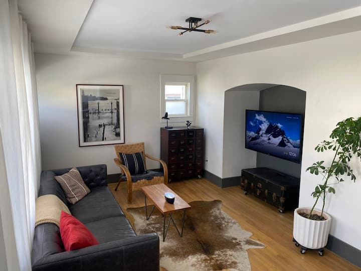 Modern And Spacious. - Six Flags Discovery Kingdom, Vallejo