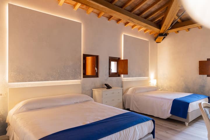 Stanza 21 In Villa La Personala - Mirandola