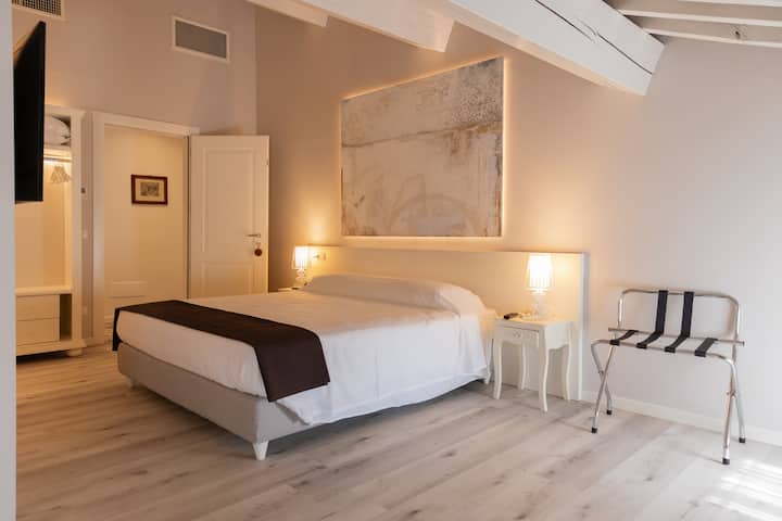 Stanza 24 In Villa La Personala - Mirandola
